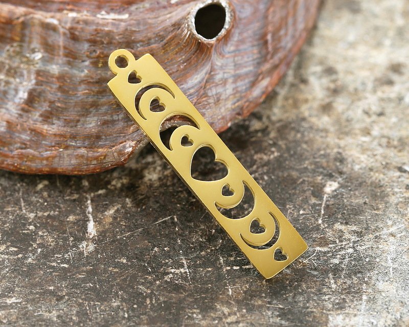 18K Gold (plated) Stainless Steel Moon Phase w/ Hearts Rectangle Tag 7x35mm