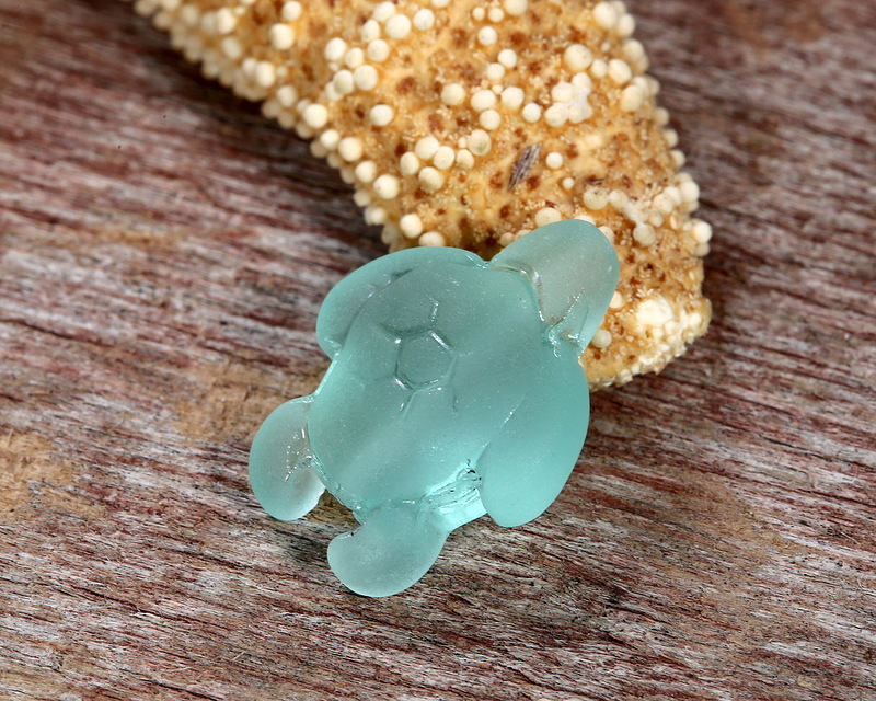 Cool Mint Beach-Style Glass Sea Turtle Bead 15x20mm