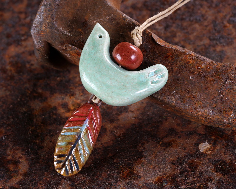 Gaea Ceramic Blue Bird & Feather Bundle