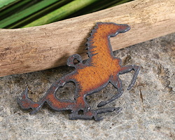 Universal Ironworks Rusted Iron Horse with Heart Focal 44x70mm