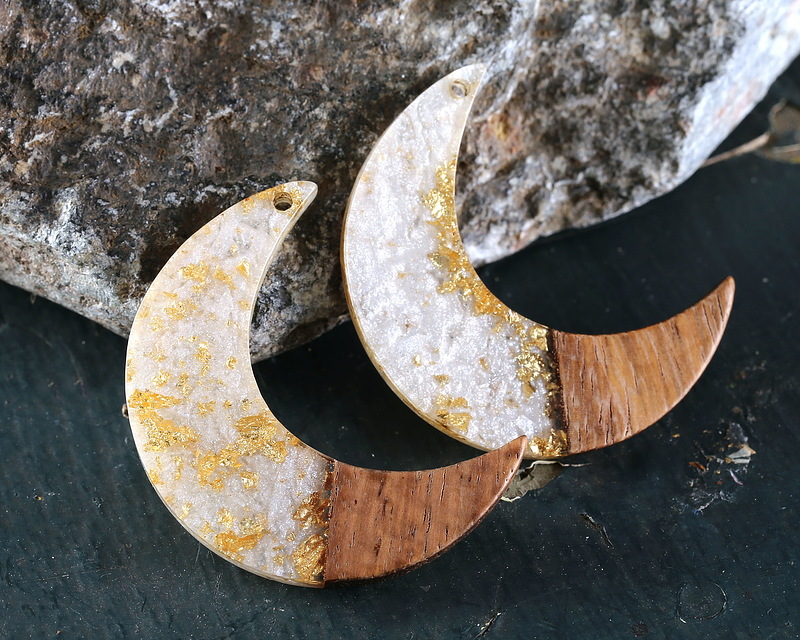 Walnut Wood & Alabaster Pearlescent in Clear w/ Gold Foil Resin ...