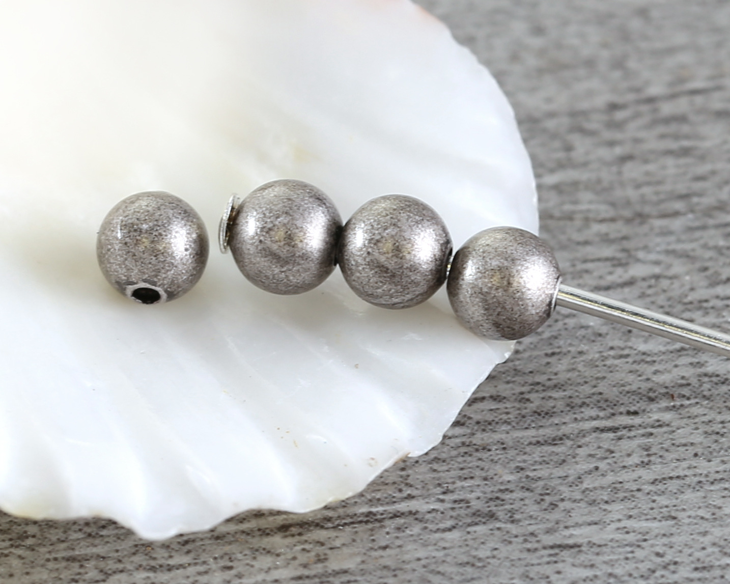 Antique Silver (plated) Round Bead 4mm (100 pieces)