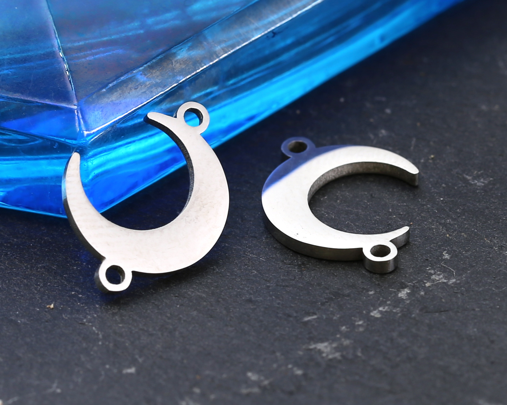 Stainless Steel Crescent Moon Focal Link 11x16mm