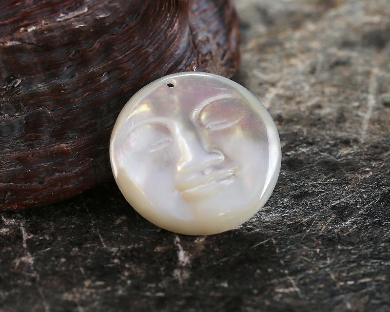 Mother of Pearl Carved Full Moon Face Coin 20mm