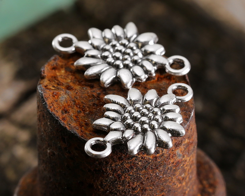 Antique Silver (plated) Sunflower Focal Link 21x14mm