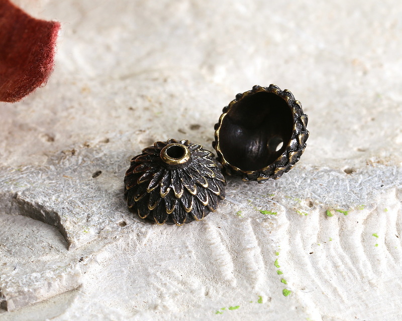 TierraCast Antique Brass (plated) Acorn Beadcap 10x6mm