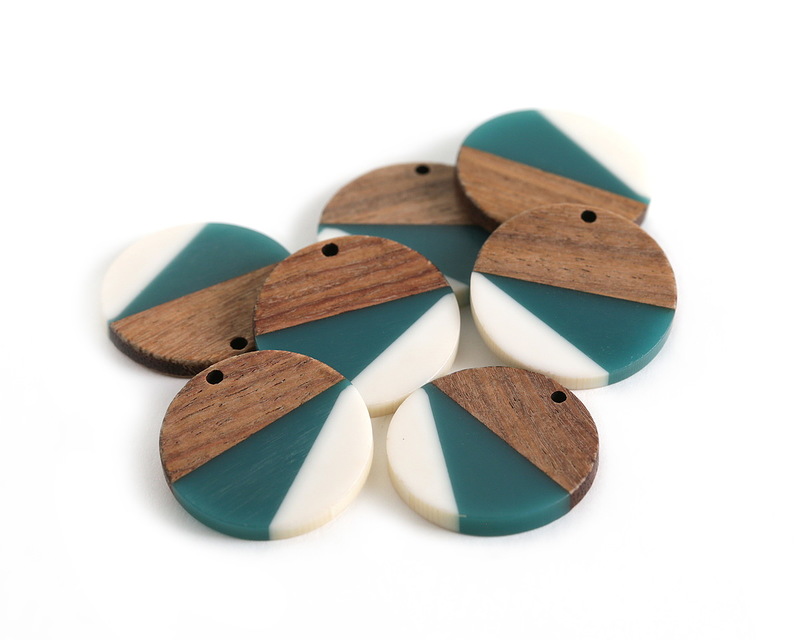 Walnut Wood & Succulent Resin Coin Focal 28mm