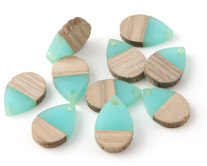Wood & Sea Green Resin Teardrop Focal 11x17mm